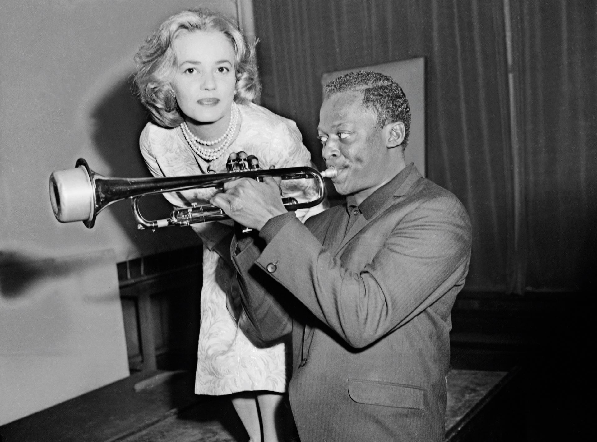 Miles Davis. Lei: "Ti amo, ti amo, dobbiamo farlo..."